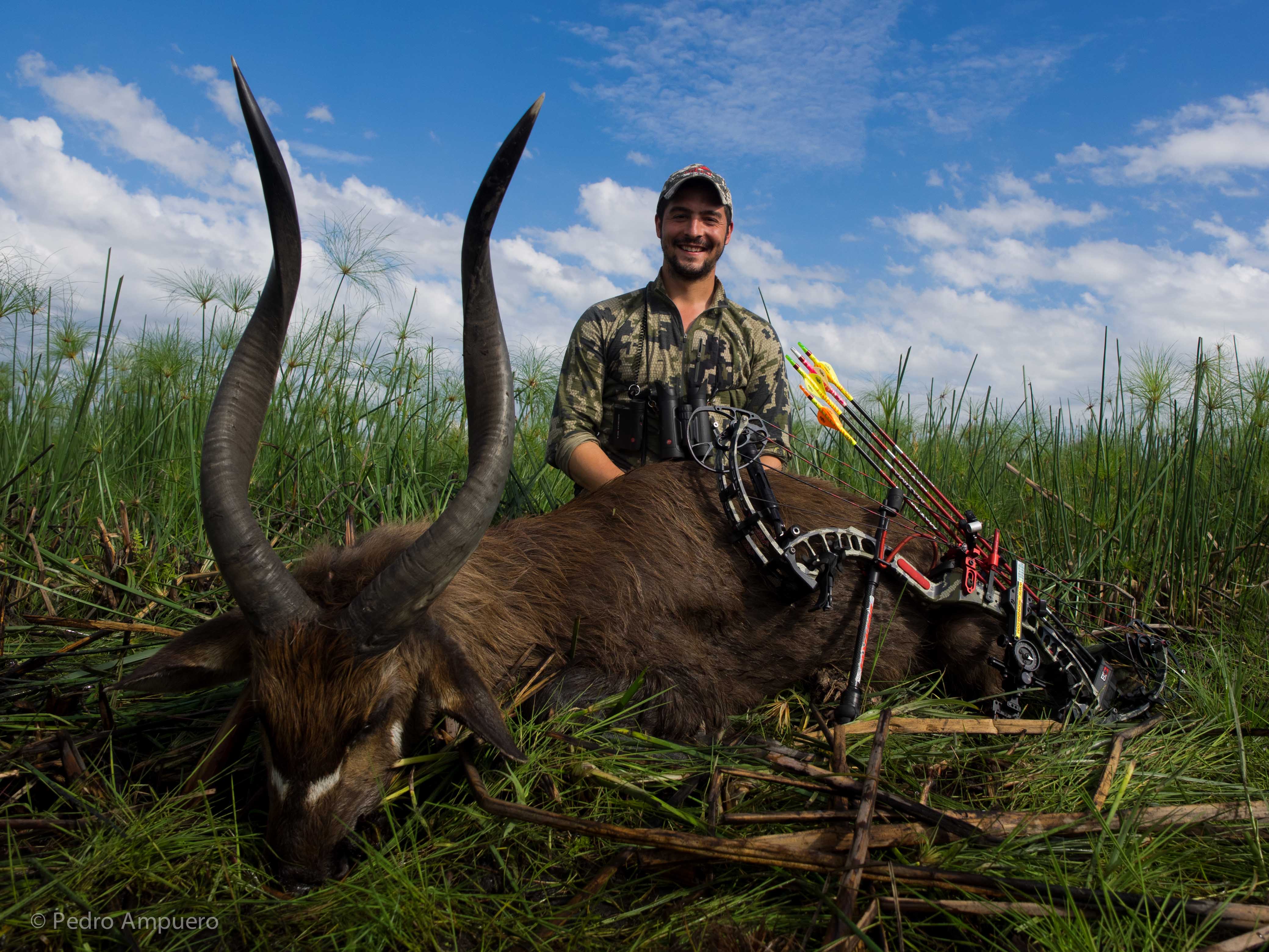 Pedro Ampuero Bowhunting Uganda – PEDRO AMPUERO